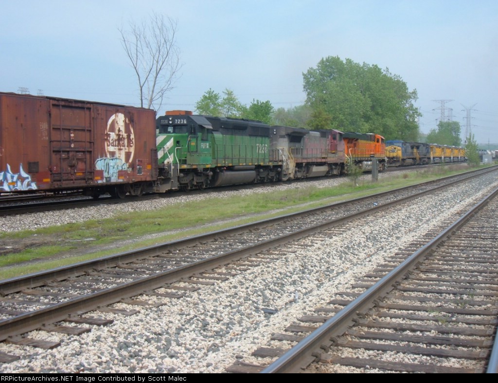 BNSF 7704 & 566 & FURX 7236